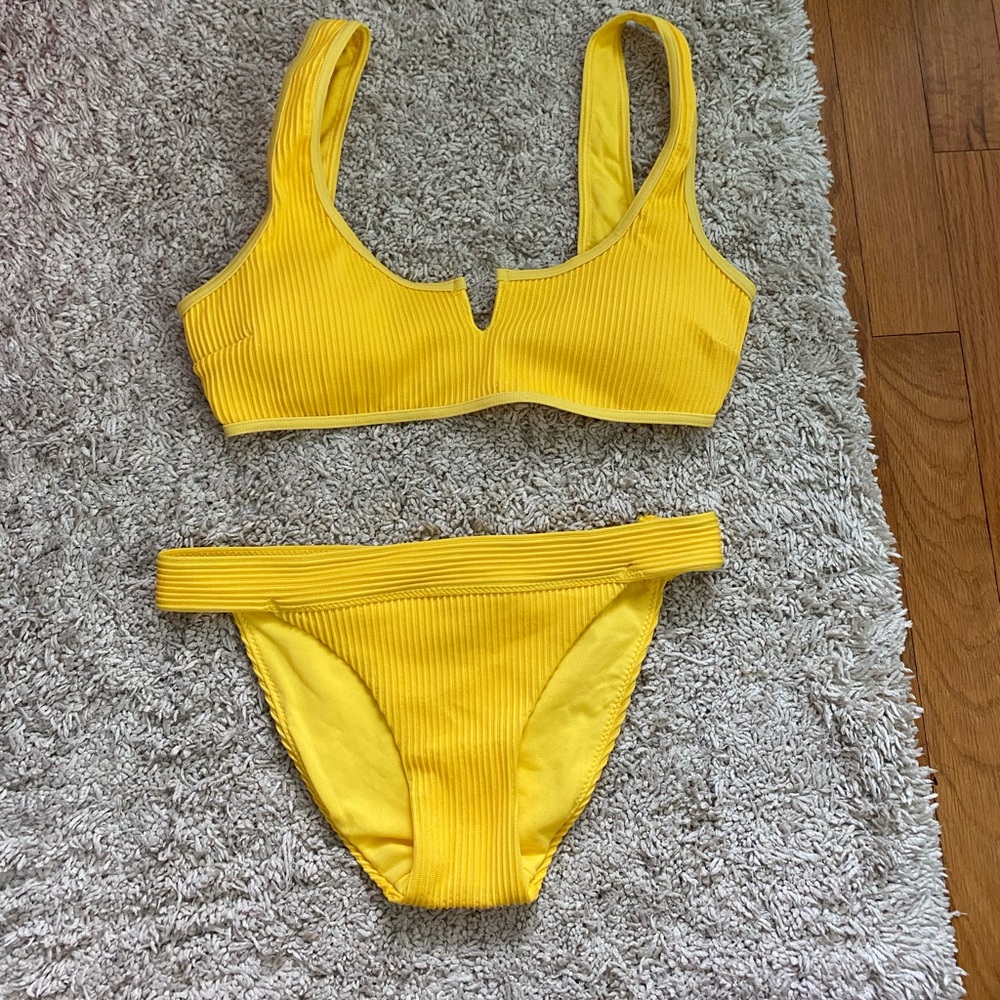 Hollister Texture Yellow Bikini Set - Gem
